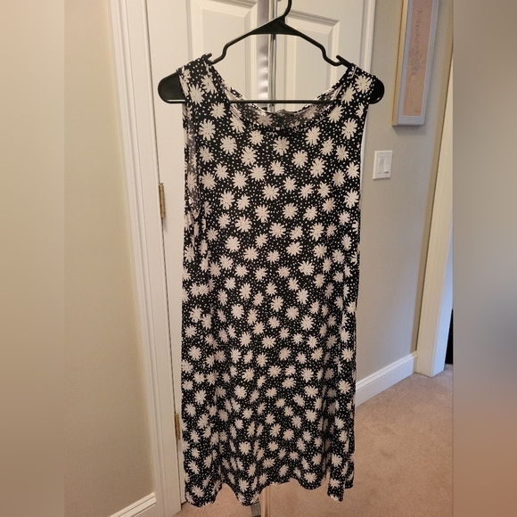 Ronni Nicole | Dresses | Ronni Nicole Black And White Daisy Midi Dress ...